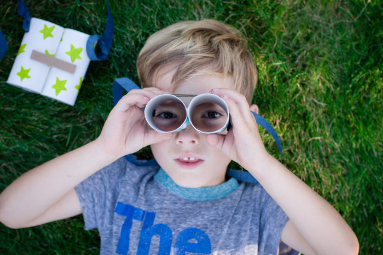 MINI MAKERS: KIDS DIY BINOCULARS - RAE ANN KELLY