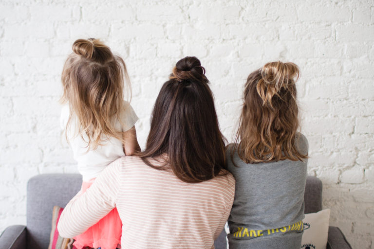 MOM + MINI: HOW WE HALF UP TOP KNOT - RAE ANN KELLY