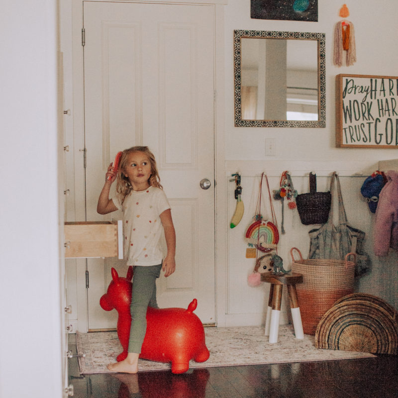 MINI MAKERS: PAPER PLATE BUNNY MASK - RAE ANN KELLY