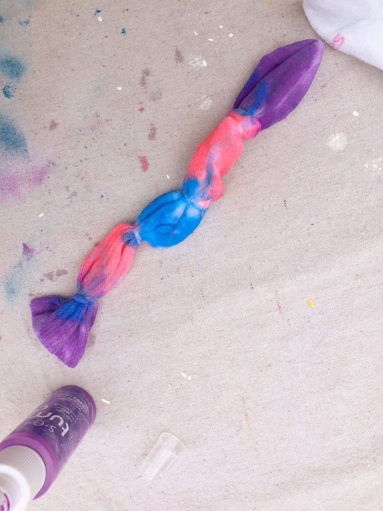 MINI MAKERS: THE ONE WHERE WE TIE-DYE! - RAE ANN KELLY