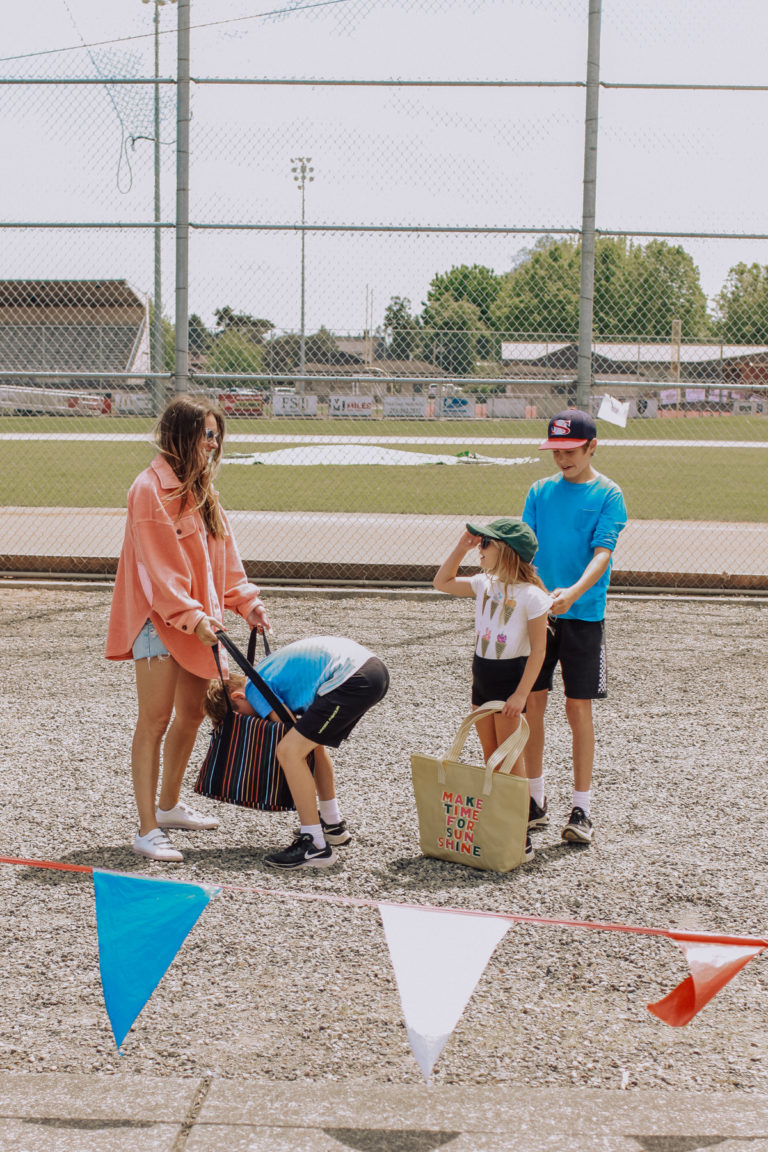 HOW TO ENTERTAIN THE KIDS AT SIBLING (OR PARENT) SPORTING EVENTS ...