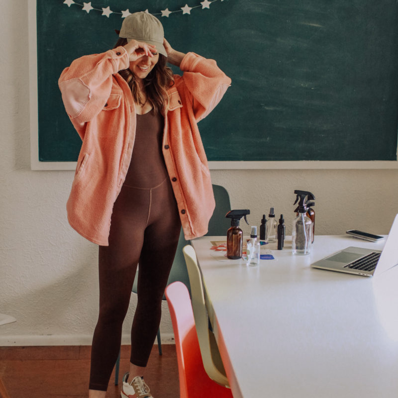 MINI MAKERS: PAPER PLATE BUNNY MASK - RAE ANN KELLY