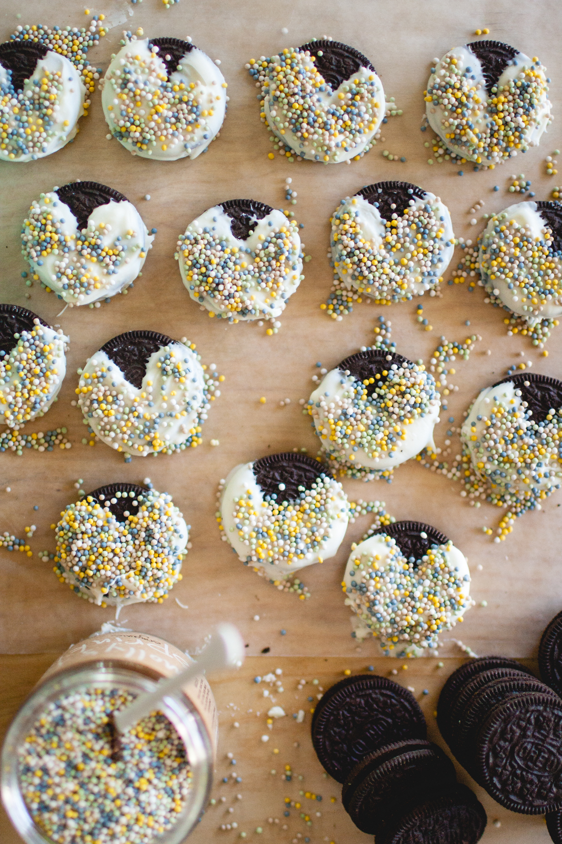 EASY VALENTINE’S DAY TREAT: CHOCOLATE & SPRINKLES HEART OREOS - RAE ANN ...
